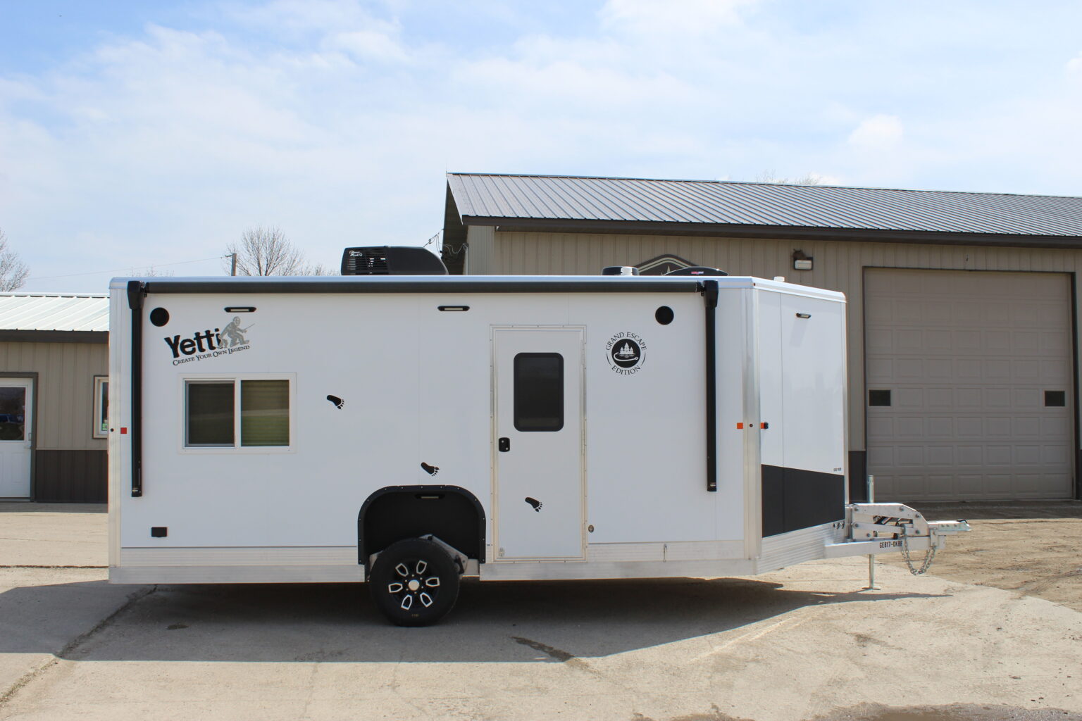 Ambush Ice Fishing Skid Houses - Glacial Lakes Recreation